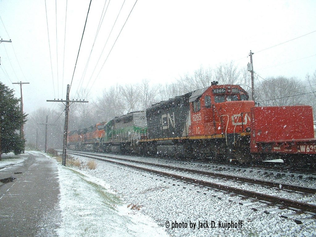 IC 6265 is trailing on CSX Q388 Thanksgiving day,